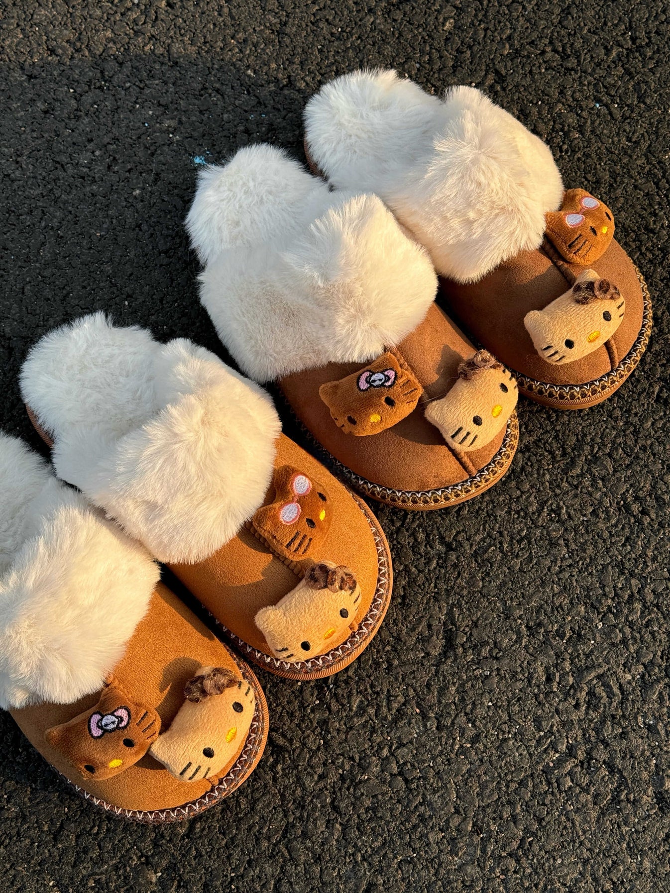 Hello Kitty Ugg Slippers – Luxandluxy