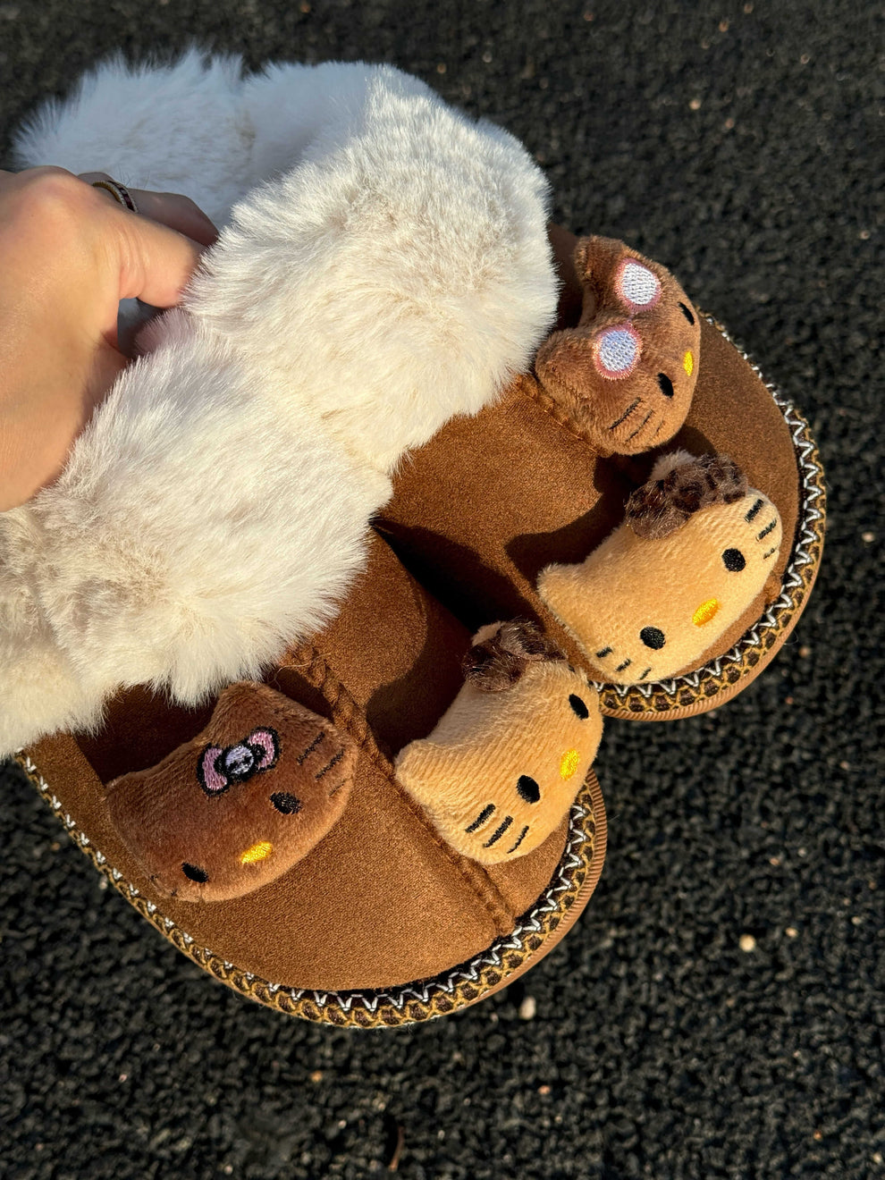 Hello Kitty Ugg Slippers Luxandluxy